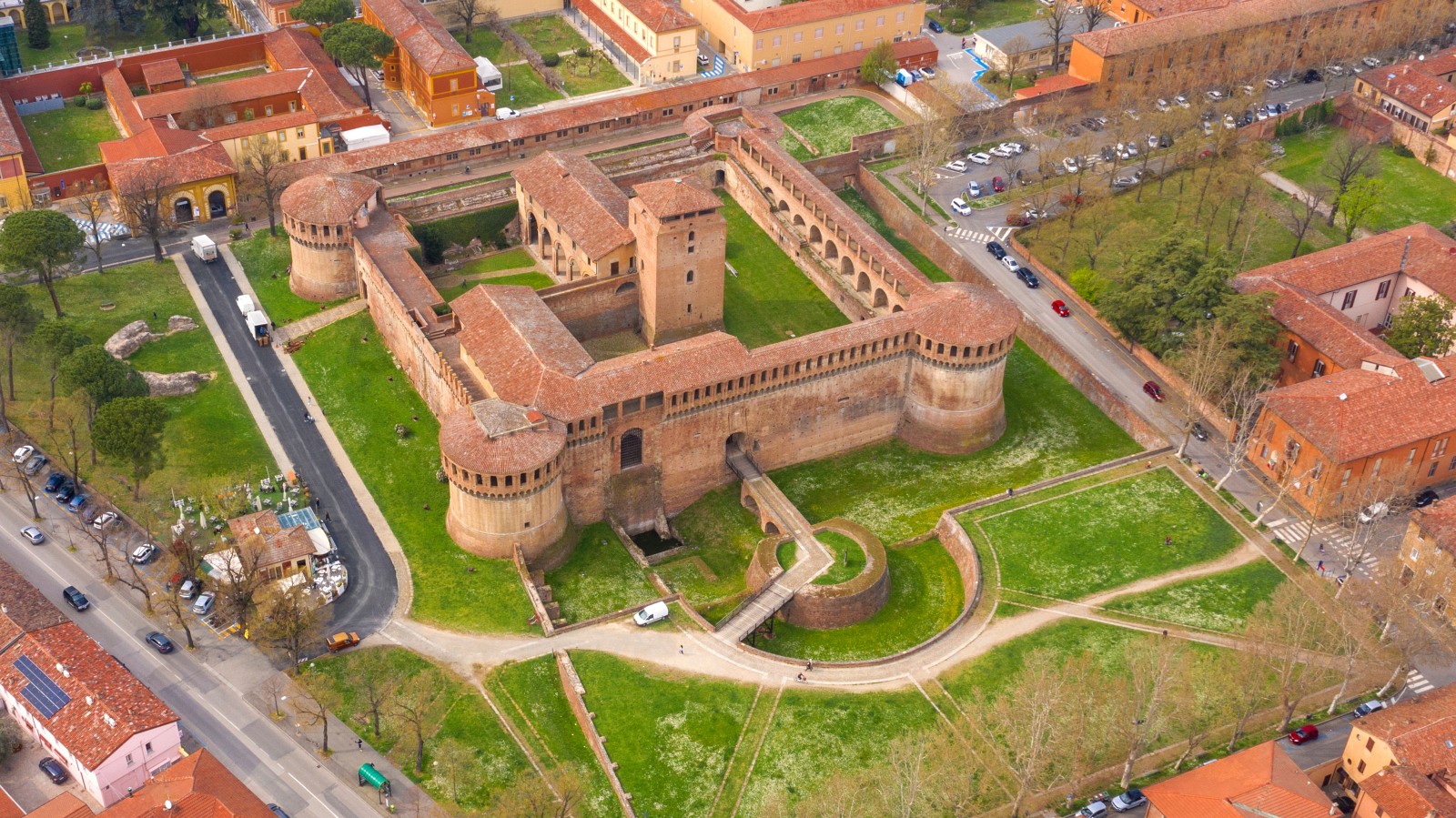 Imola - Cosa vedere e guida di viaggio